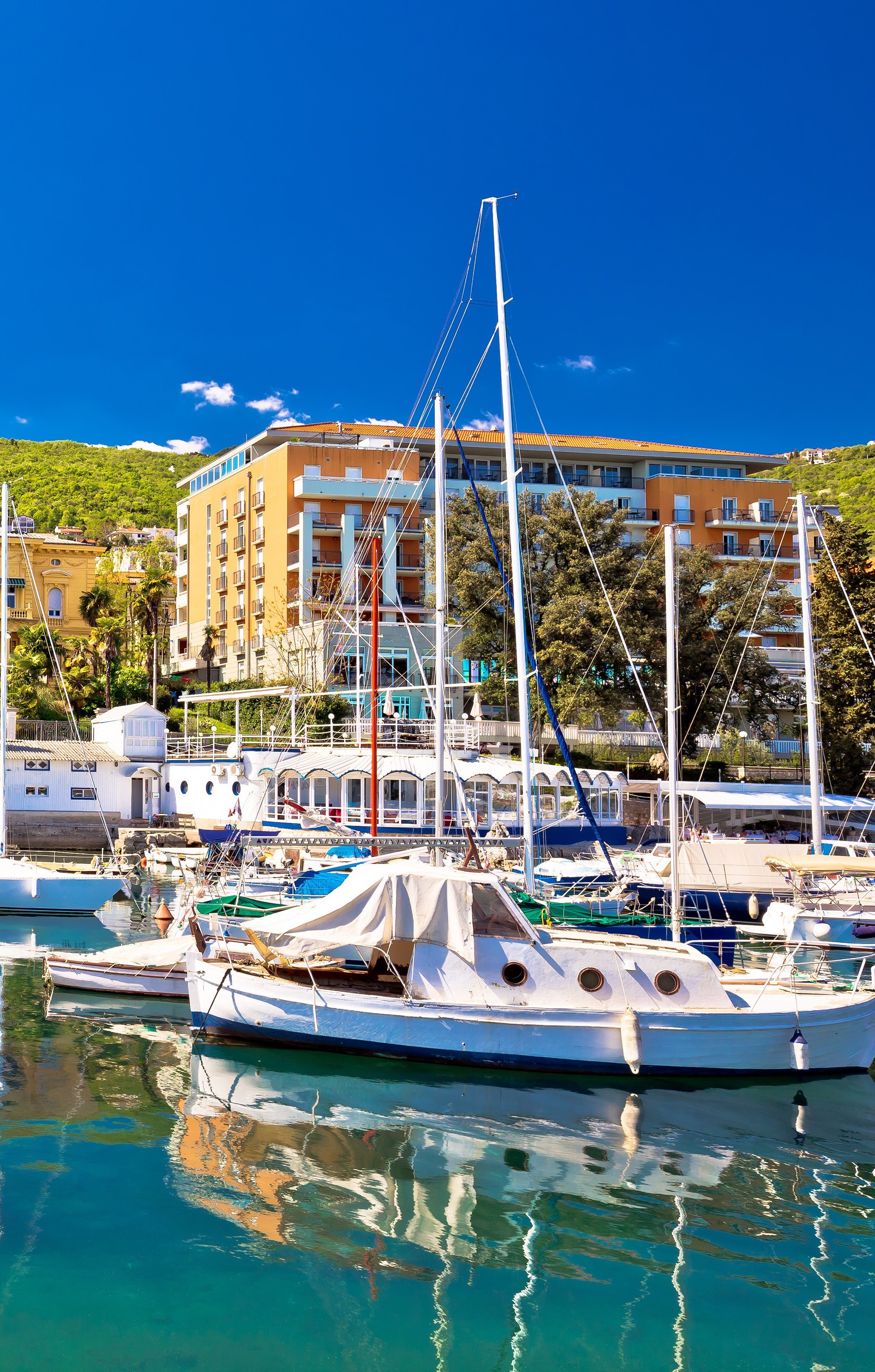 Sailboat Rentals in Opatija | BednBlue