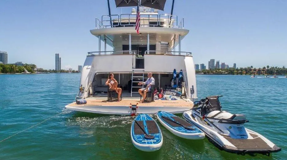 Horizon 110 - Motor Yat 110 ft in 888 MacArthur Causeway - Nirvana ...