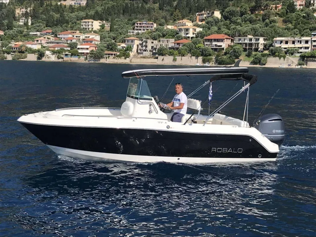 Robalo R2200 - Motor Yacht 22 ft in Lefkada - Emili II | BednBlue