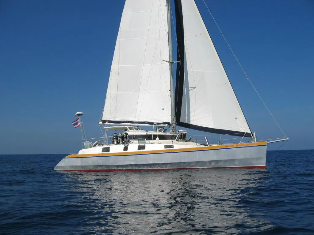Cybercat Mumby 48 - Katamaran 48 ft in Phuket - Mozart | BednBlue
