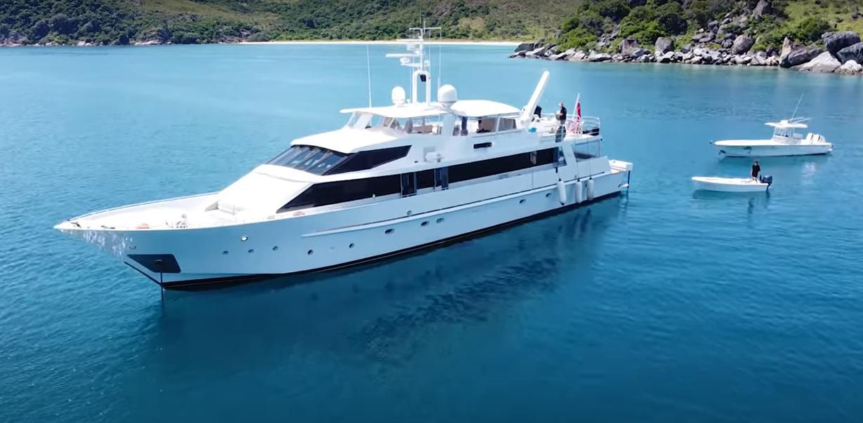 Lloyds Ships Super Yacht - Motor Yacht 115 ft in Port Douglas - Emerald ...
