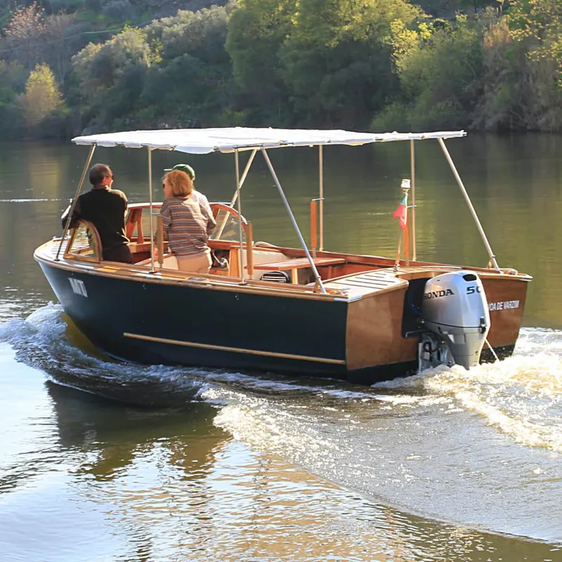 João Brites Wooden Classic - Motor Boat 17 ft in Pinhão - Baco | BednBlue