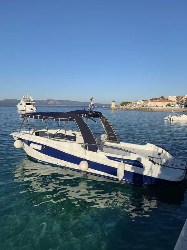 Mercan 34 - Barco a motor 36 ft in Bol - Excursion 2 | BednBlue