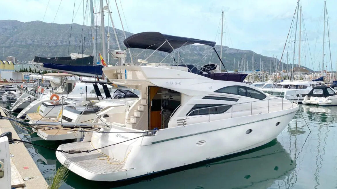 Rodman Muse 44 - Flybridge 44 fot in Valencia - Marlongo II | BednBlue