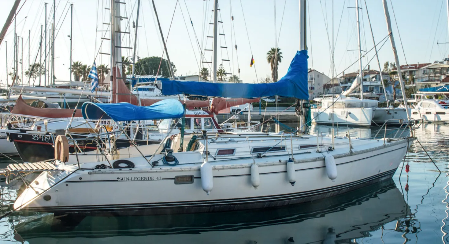 Jeanneau Sun Legende 41 - Sejlbåd 41 ft in Kalamata - Alexandra | BednBlue