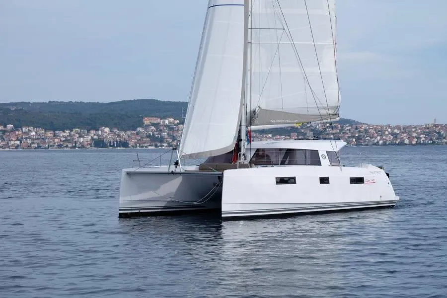 Nautitec Open Nautitec 40 - Catamaran 40 ft in Barcelona - Tur Tur ...