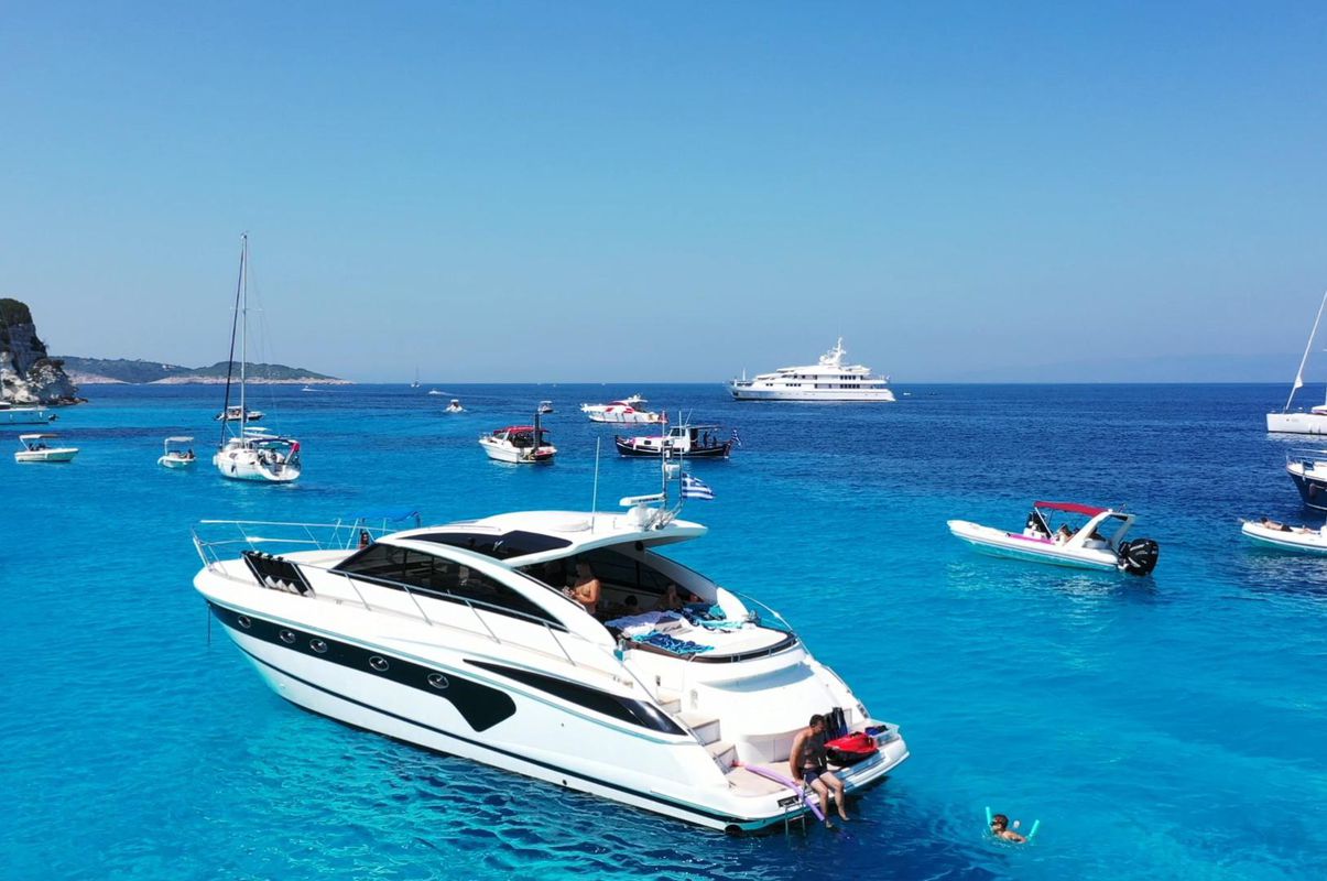 Princess V53 - Motor Yacht 53 ft in Kontokali - Princess | BednBlue