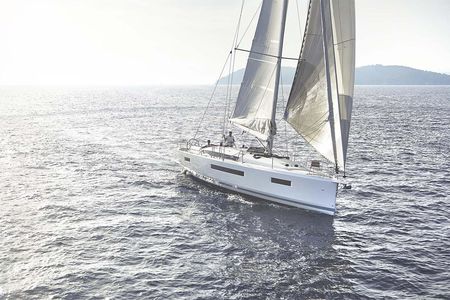Jeanneau sun odyssey 440 - Sailing Yacht 43 ft in Docklands - suzana ...