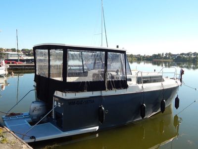 Motorowy Calipso 750 - Motor Yacht 25 ft in Coral Sea Marina - Sonia ...