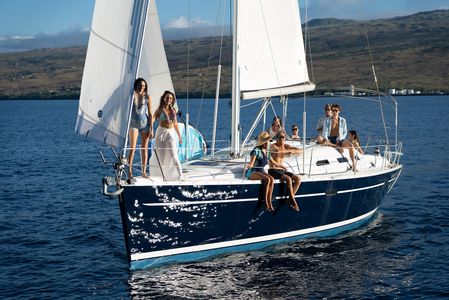 Beneteau 393 Clipper - Yelkenli Yat 40 ft in Honokohau Small Boat Harbor - MOANA | BednBlue