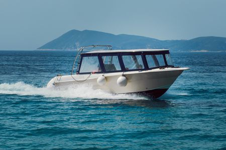 Enzo 35 Enzo 35 - Motor Yacht 35 ft in Komiža - 210 KZ | BednBlue