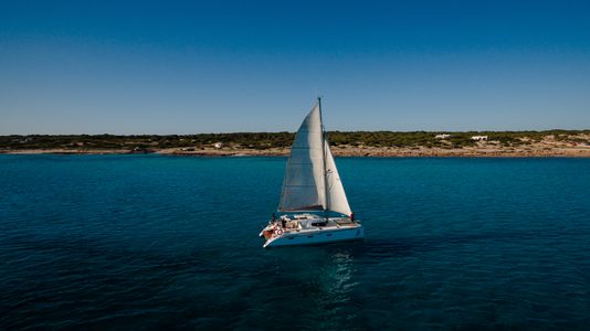 Nautitech 40 - Catamaran 40 ft in La Savina - Repolenta | BednBlue