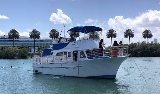 Albin 40 Sundeck - Trawler 40 ft in Miami - Albin Party Boat | BednBlue