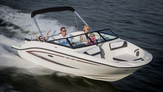 Sea Ray Searay 190 SPX - Motor Yacht 6 ft in Privlaka - Stella | BednBlue
