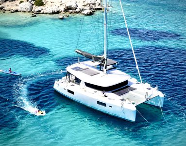 Lagoon 42 - Catamaran 42 ft in Mikonos - The Key of Joy | BednBlue