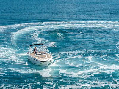 Quicksilver 605 Active Open - Motor Boat 20 ft in Τρογκίρ - Quicksilver ...