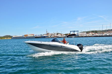 Galeon 630 - Motor Yacht 21 ft in Betina - Galia 630 | BednBlue