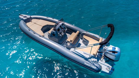 Marlin 790 Dynamic - Speedboat 26 ft in Trogir - Marlin | BednBlue