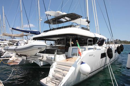 Lagoon 620 - Catamaran 62 ft in Portisco - The Sun | BednBlue