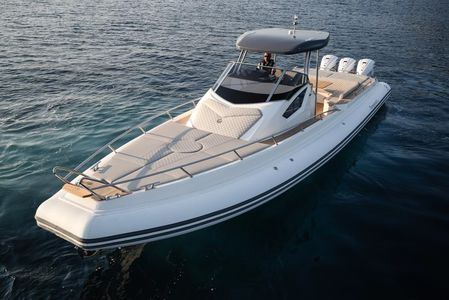 Capelli Tempest 50 - Motor Yacht 50 ft in Marine de Sant Ambroggio ...