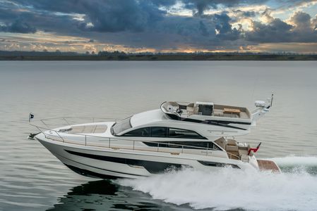 Fairline Squadron 50 Fly - Motor Yacht 50 ft in Drage - Lady Noble ...