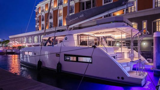 Leopard 45 - Catamaran 45 ft in Alimos - Μarina | BednBlue