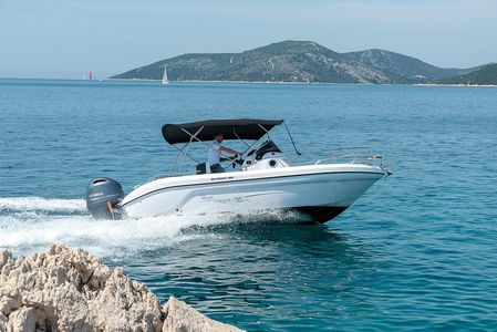 Ranieri Shadow 22 - Speedboat 21 ft in Trogir - Seastorm Ranieri Shadow ...