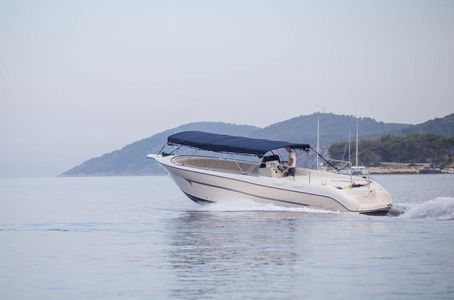 Enzo 35 - Speedboat 36 ft in Hvar - Enzo | BednBlue