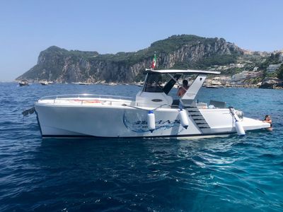 BIMAX Bombastica 28 - Motor Boat 28 ft in Napoli - Leucosia 28 | BednBlue