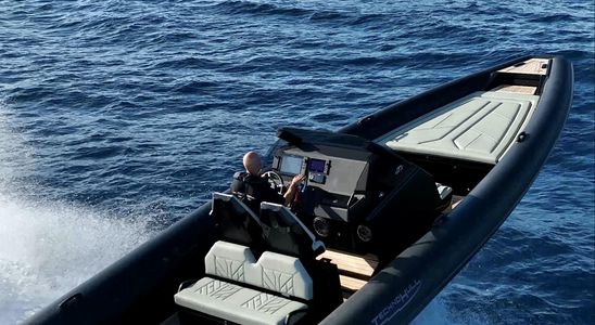 Technohull GTX - Speedboat 36 ft in Lavrion - TOO SALTY | BednBlue