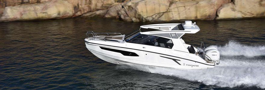 Finnmaster T9 ST - Motor Boat 28 ft in Trogir - Finnmaster T9 ST | BednBlue