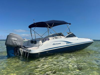 Hurricane 26 - Deck Boat 26 ft in Miami - Hurricane 26 | BednBlue