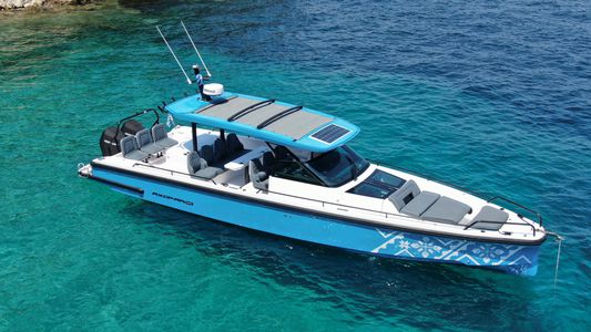Axopar 37 - Motor Yacht 37 ft in Nydri - blue horizon | BednBlue