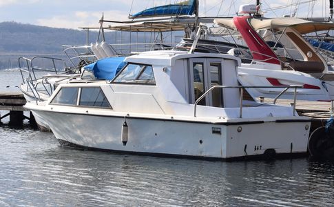 M/B Fisherman 23 - Angler 23 ft in Varna - Pilothouse | BednBlue