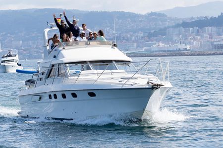 Fairline Fly 43 - Motor Yacht 43 ft in Vigo - Zamburiña | BednBlue